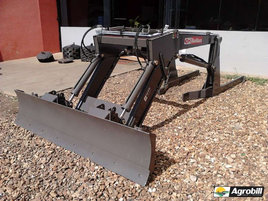 Conjunto De Lamina Para Trator Massey 4292 4x4 - Ano: 2012 - R$15500 ... Conjunto De Lamina Para Trator Massey 4292 4x4 - Ano: 2012 - R$15500 ...